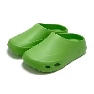 NEW BALANCE Clogs - Green