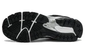 NEW BALANCE 2002r Sneakers - Black