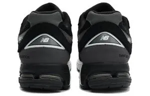 NEW BALANCE 2002r Sneakers - Black
