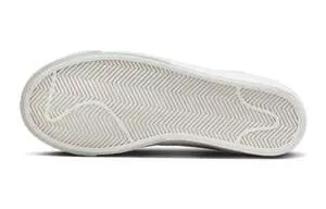 Nike Blazer Mid '77 Se "split" Sneakers - Summit White/black/light Silver