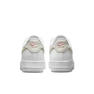 Nike Force 1 '07 Sneakers