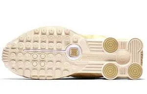 Nike Shox R4 'guava Sneakers - Gold