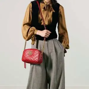 Gucci Gg Marmont Small Shoulder Bag - Red
