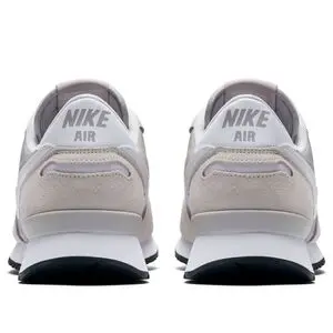 Nike Vortex Sneakers - Grey/white