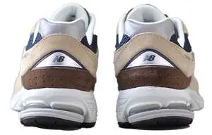 NEW BALANCE 2002r Sneakers - Creamyellow