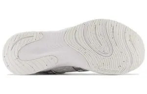 NEW BALANCE Dynasoft Nergize V3 Low Top Sneakers - Light Grey