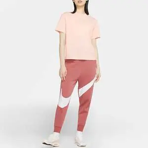 Nike Essentials Embroidery Logo T-shirt