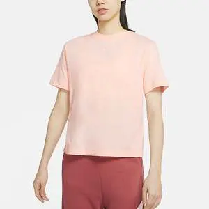 Nike Essentials Embroidery Logo T-shirt
