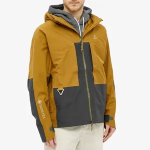 Nike Gore-tex Hooded Jacket - Default Color