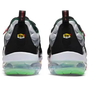 Nike Vapormax Plus "worldwide Pack" Sneakers - Black