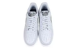 Nike Force 1 '07 Lv8 3 Low Top Sneakers