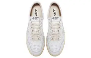 AUTRY Medalist Low Sneakers With Written Detail - White/black
