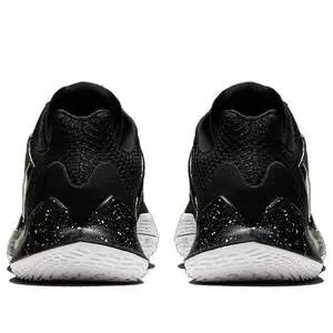 Nike Kyrie Low 2 Athletic Sneakers