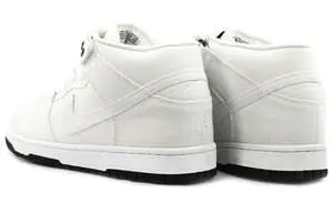 Nike Dunk Mid Pro Sneakers - White