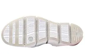 Nike Zoom Lebron 4 Mid Top Sneakers - White/grey