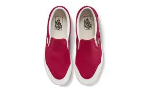 VANS Classic Slip-on 138 Sneakers - Red