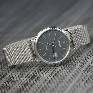 Casio Analog Wrist Watch With Mesh Strap