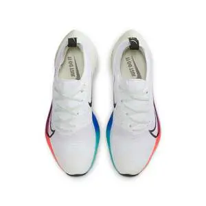 Nike Zoom Turbo Flyknit Low Top Sneakers