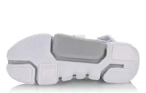 LI-NING Essence 2 Buckle Up Sneakers