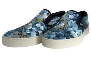 Gucci Gg Supreme Canvas Slip-on With Blue Floral Print - Blue Navy