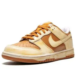 Nike Dunk Low Vintage "dark Curry" Sneakers
