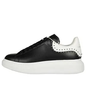 Alexander McQueen Oversized Sneaker With Stud Embellishments - Black/white