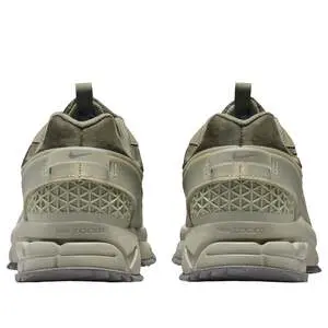 Nike Zoom Vomero 5 Roam Sneakers - Silver/sage