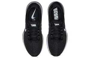 Nike Zoom Vomero 13 Sneakers