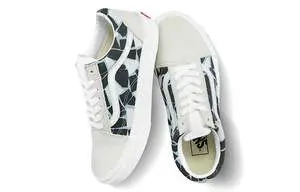VANS Old Skool Low Top Sneakers - White/black