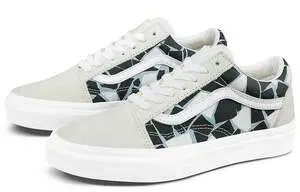 VANS Old Skool Low Top Sneakers - White/black