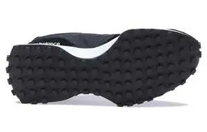 NEW BALANCE 327 Low Top Sneakers - Black/white