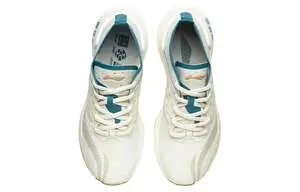 LI-NING Essential Sneakers
