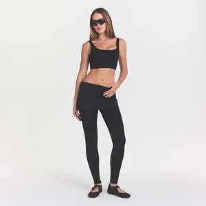 SKIMS Longline Corset Bra | Black | | Nike Matte - Obsidian