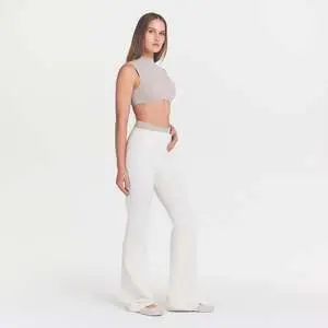 SKIMS Slim Flare Leggings