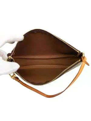 LOUIS VUITTON Monogram Pochette Accessoires Shoulder Bag
