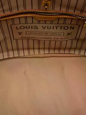 LOUIS VUITTON Monogram Neverfull Mm Tote Bag