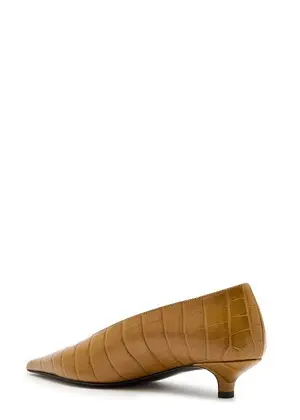 TOTEME 35 Crocodile-effect Leather Pumps - Camel