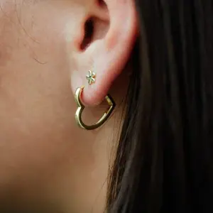 IVY & PEARL CO. The Bellamy Heartline Hoops