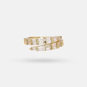 IVY & PEARL CO. Astoria Baguette Crest Ring - Gold