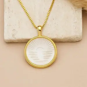 IVY & PEARL CO. California Love Pendant Necklace
