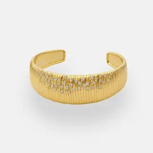 IVY & PEARL CO. The Belgravia Pavé Cuff