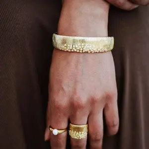 IVY & PEARL CO. The Belgravia Pavé Cuff