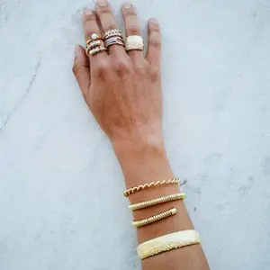 IVY & PEARL CO. The Belgravia Pavé Cuff