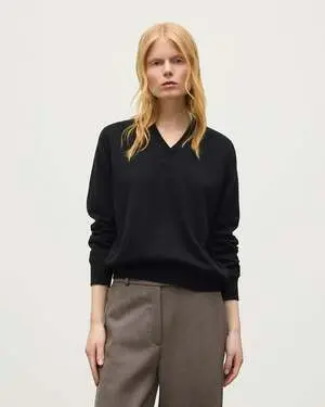 Johnstons Of Elgin Lunan Classic Cashmere V-neck Jumper - Black
