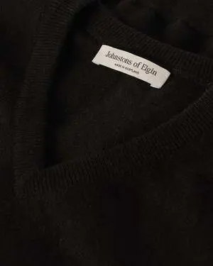 Johnstons Of Elgin Lunan Classic Cashmere V-neck Jumper - Black