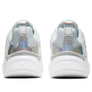 Nike Ryz 365 Iridescent Sneakers