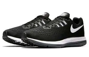 Nike Zoom Winflo 4 Sneakers - Black/white