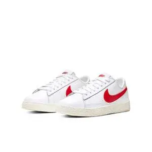 Nike Blazer Low Sneakers