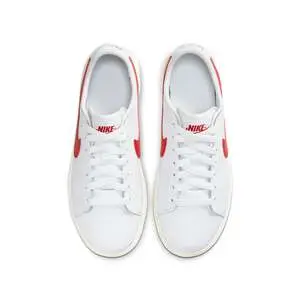 Nike Blazer Low Sneakers