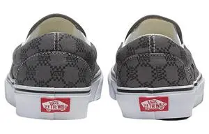 VANS Classic Slip-on Sneakers - Default Colorway